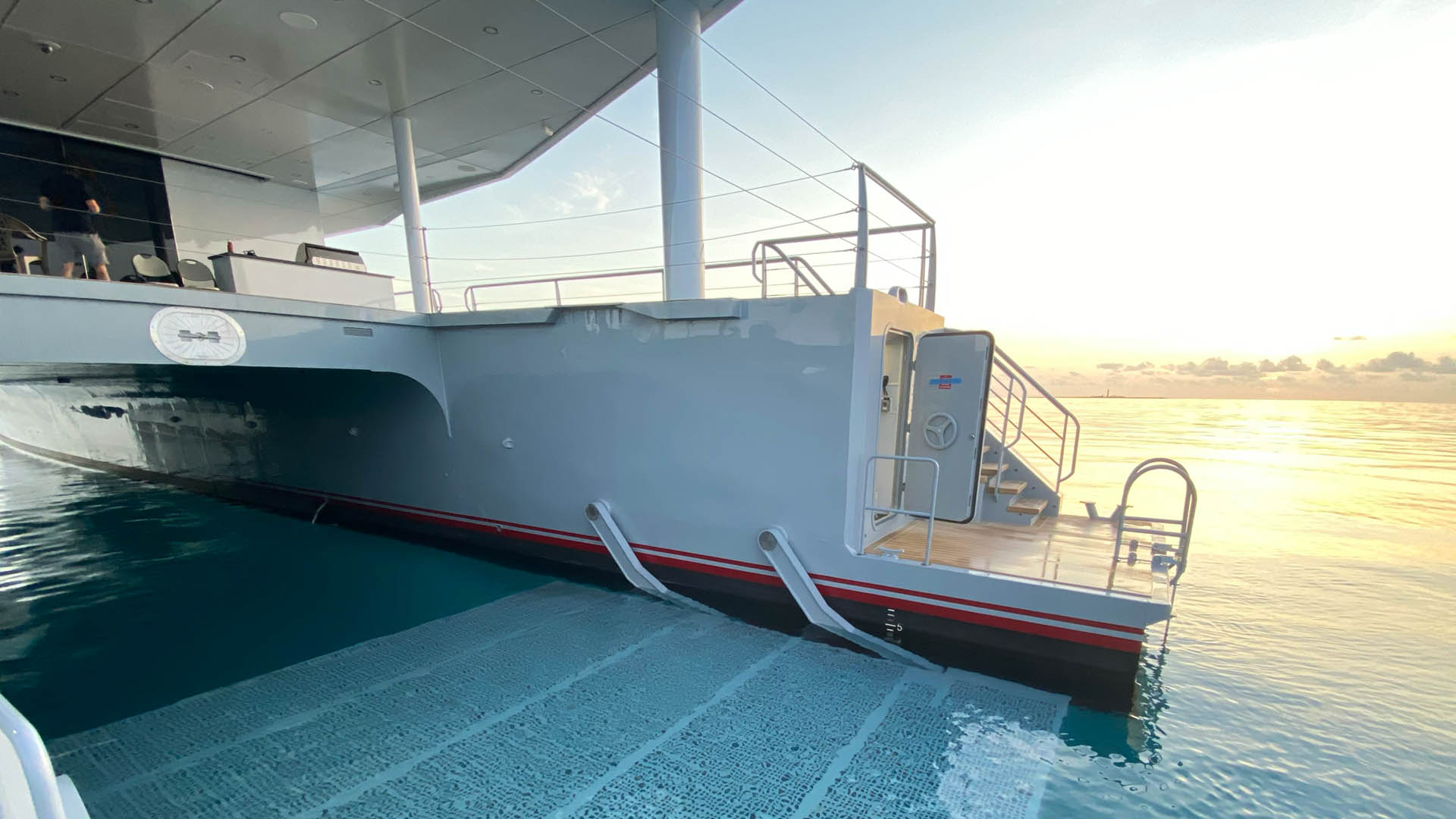 Yacht MAGNET, Metal Shark Yachts | CHARTERWORLD Luxury Superyacht Charters